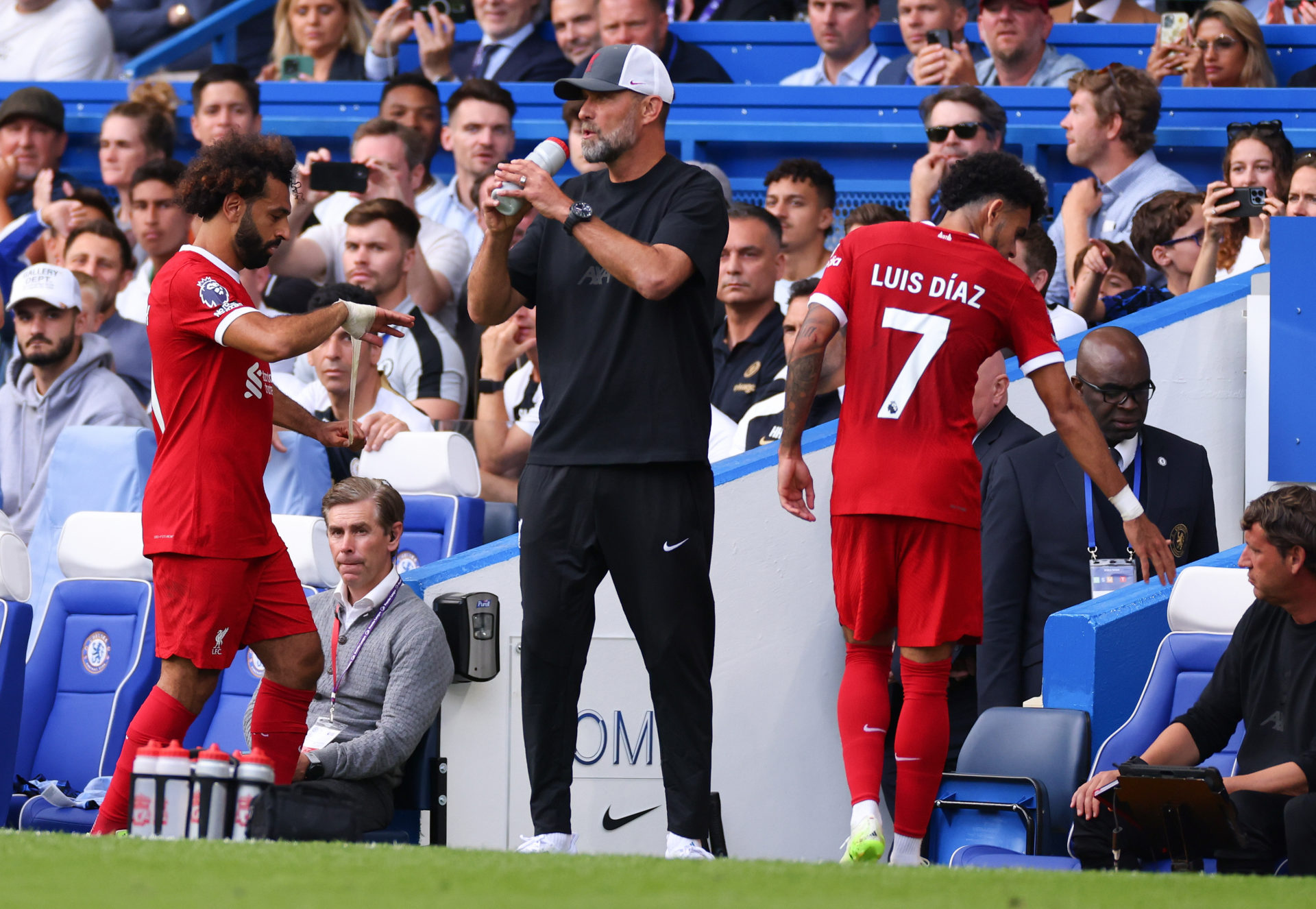 National team discussing approach for 'special' Liverpool figure