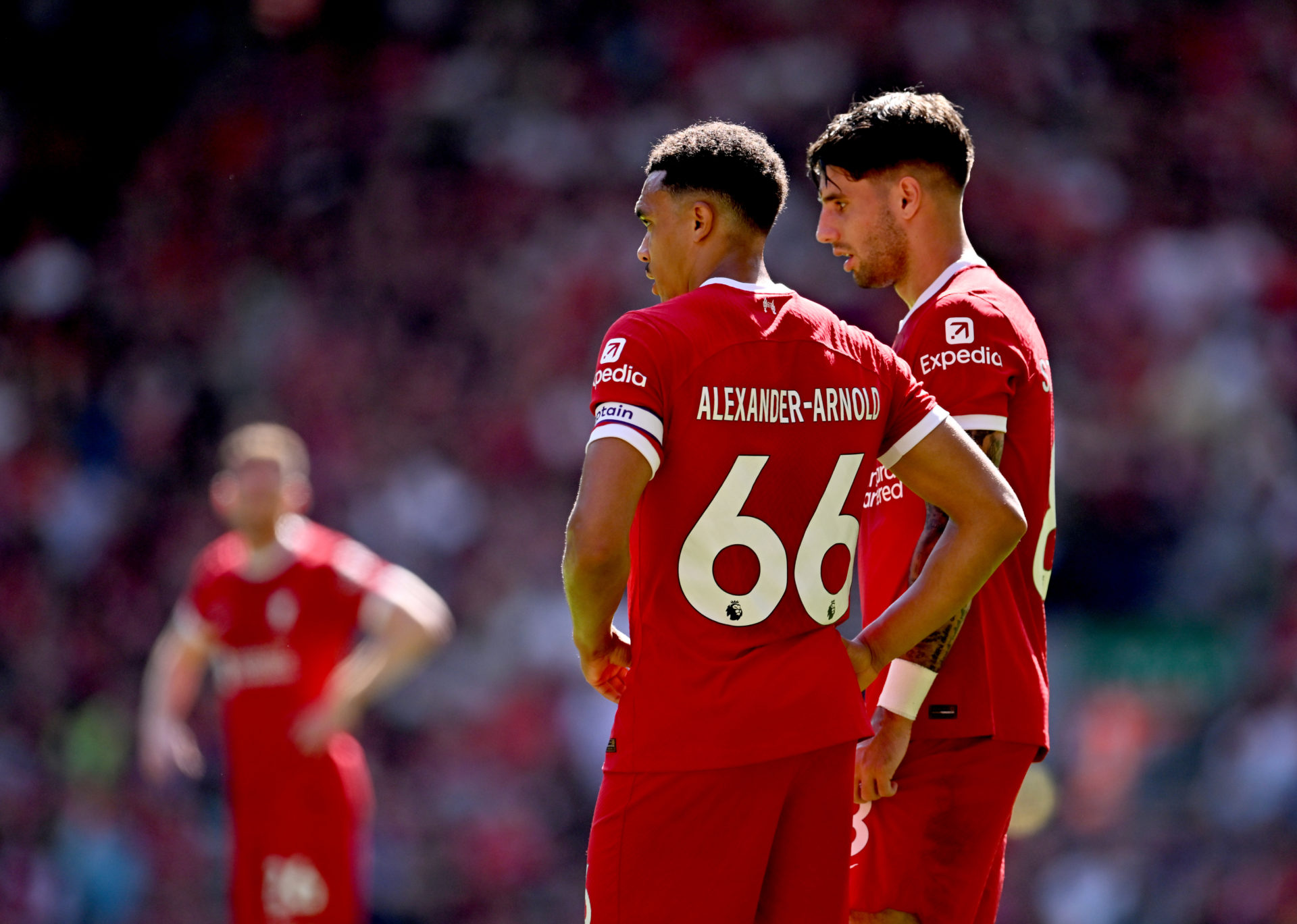 MOTD pundit applauds Liverpool star's new position vs Aston Villa