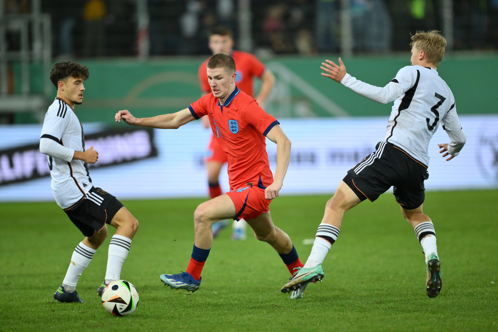 Liverpool keeping an eye on 19-year-old Blackburn Rovers defender