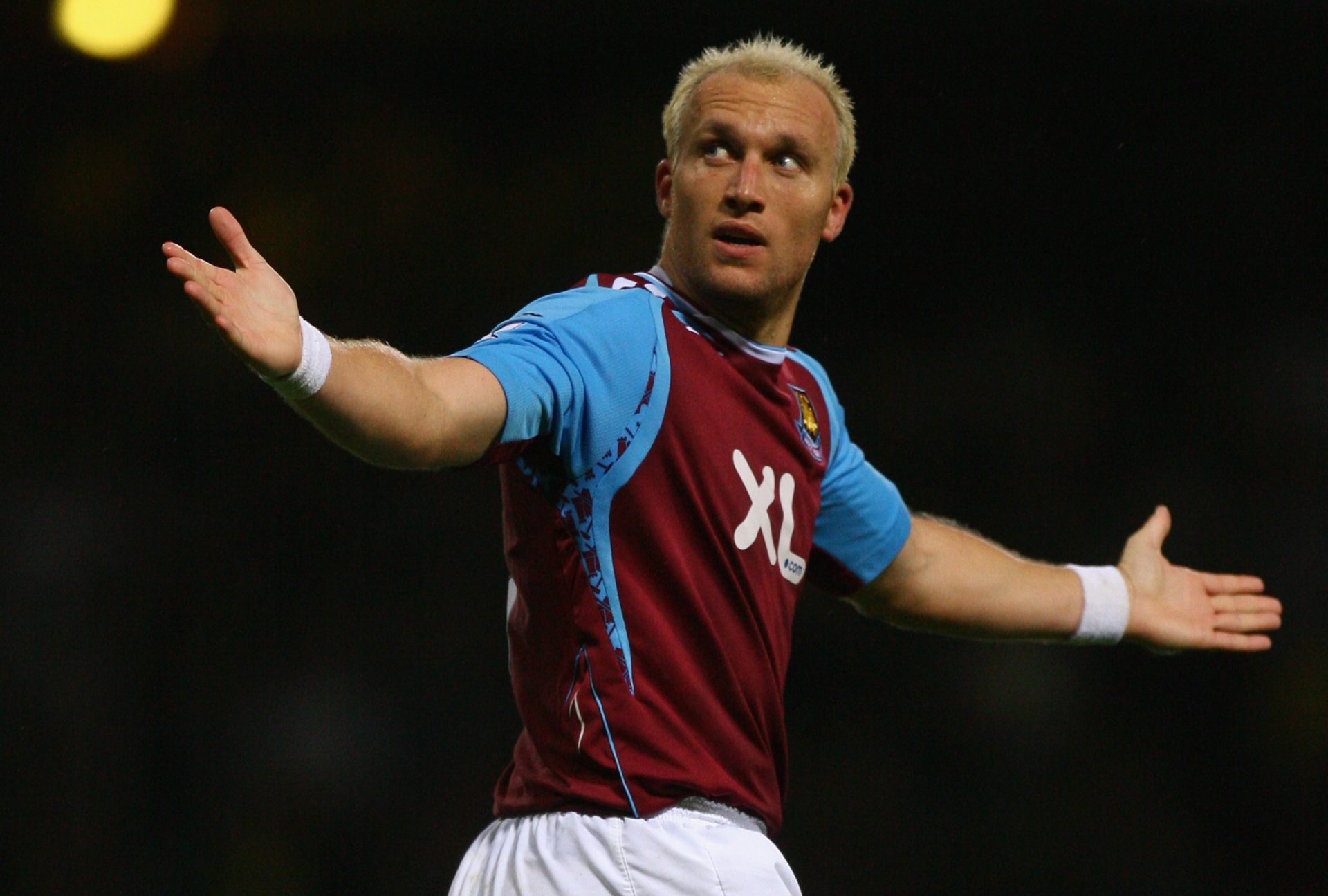 Dean Ashton suggests Liverpool have a player who everyone is laughing at