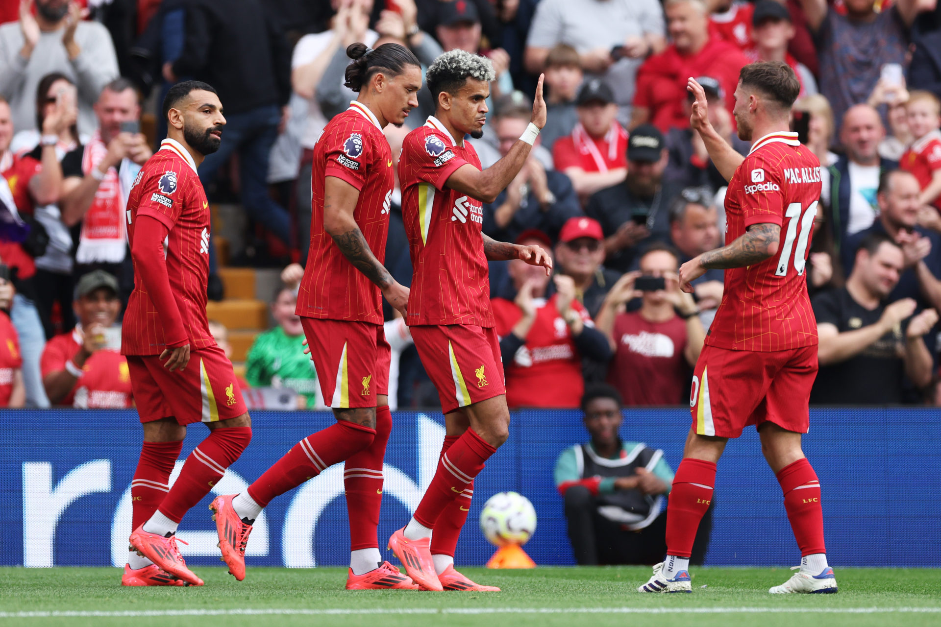 Tony Cascarino urges Liverpool not to sell 'fearless' player after ...