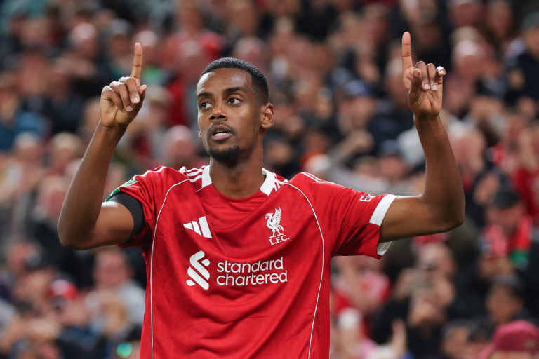 Alexander Isak did something 'never seen before' during half-time after ...