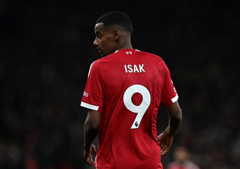 Liverpool release new Alexander Isak photos as injured star steps up ...